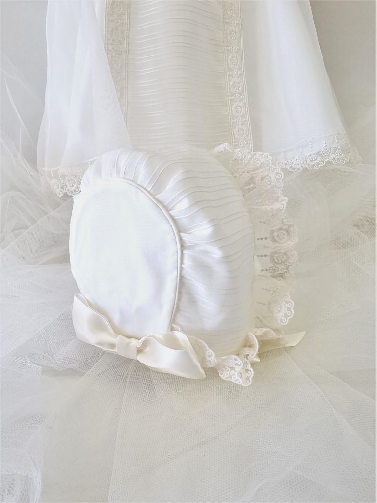 DALIA – Ivory Organza and Lace Bonnet – Little Dream